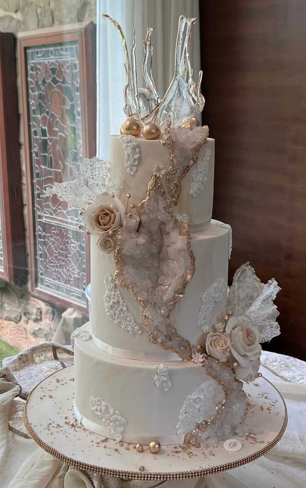 Regal Wedding Cake Shop In Mumbai, Cake Designs Collection, Luxury cakes