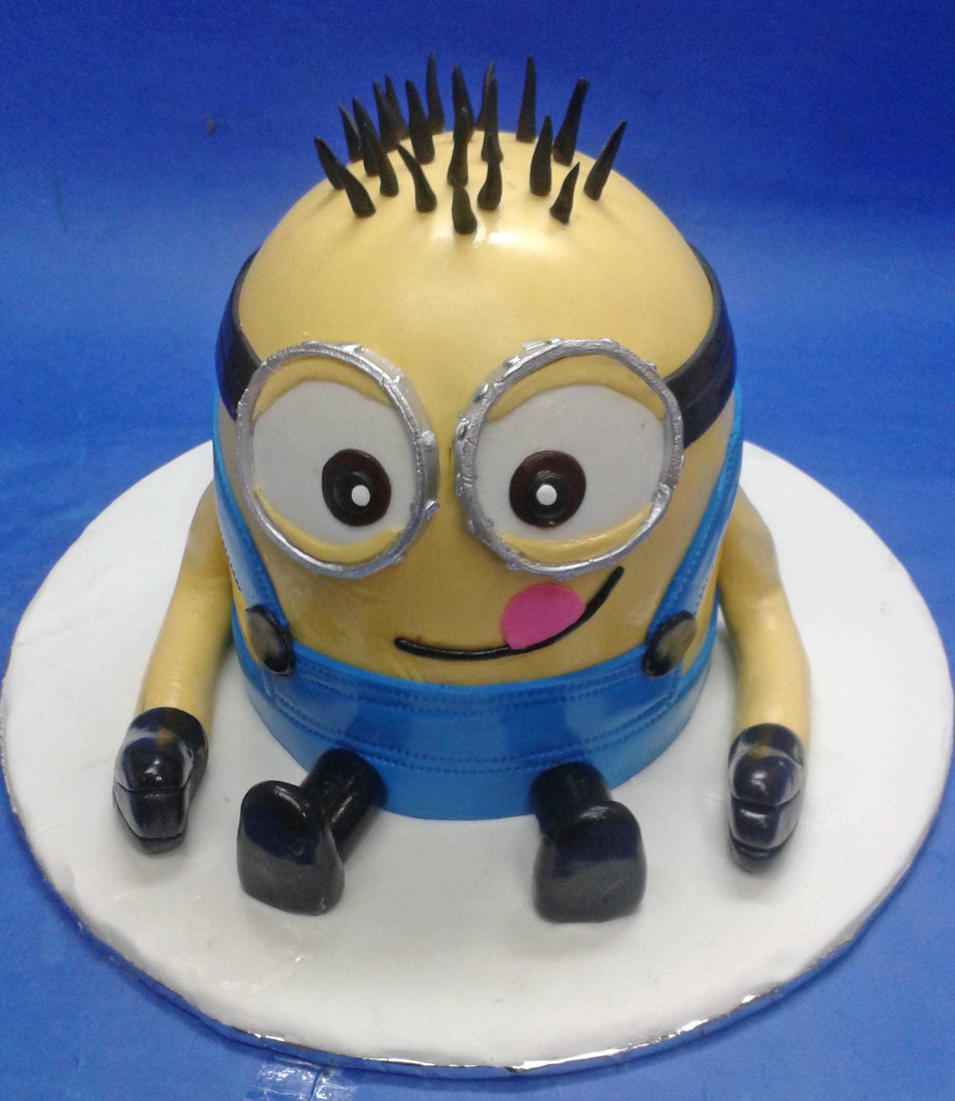 3D Minion Theme Cakes for Kids - Deliciae Cakes