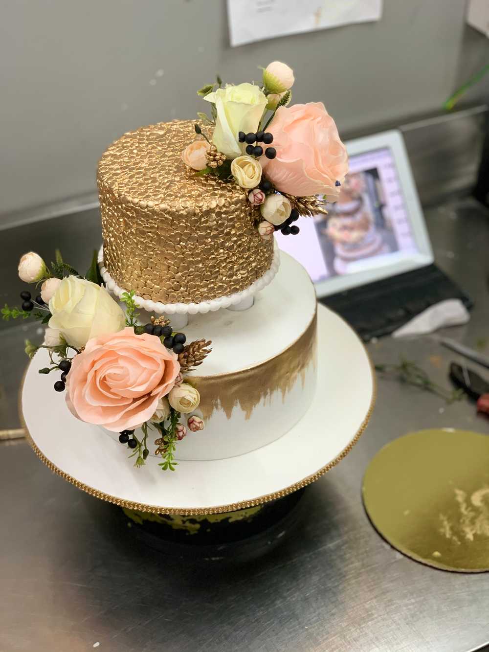 Exclusive Wedding Cake Shop In Mumbai, Best Wedding Cake Shop ...