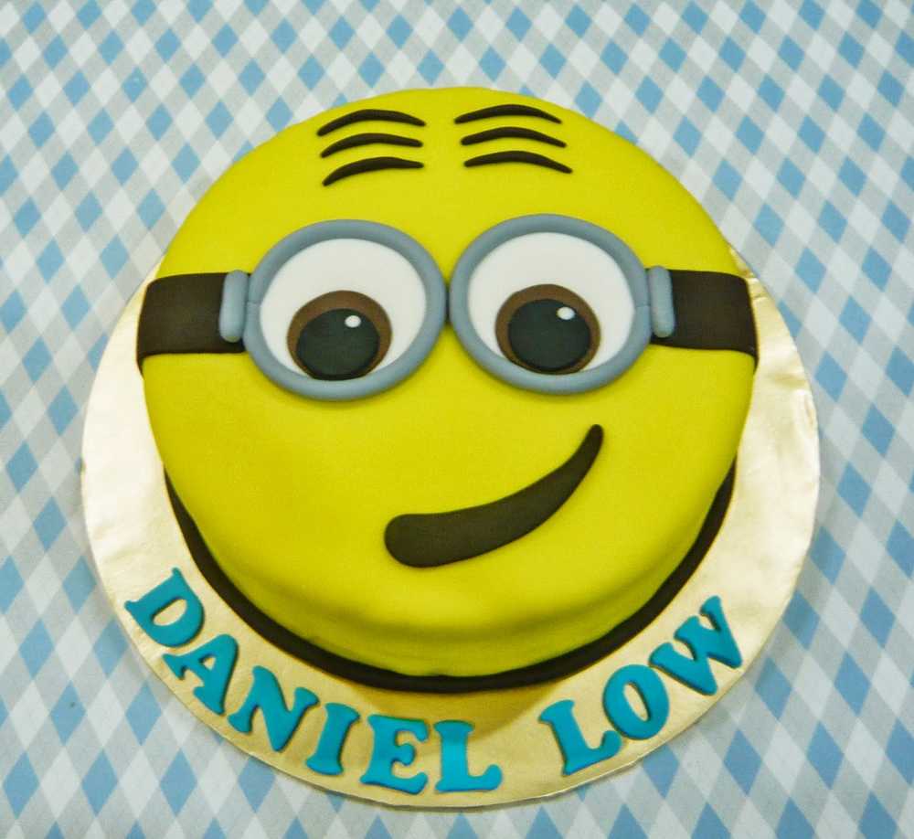 3D Minion Theme Cakes for Kids - Deliciae Cakes